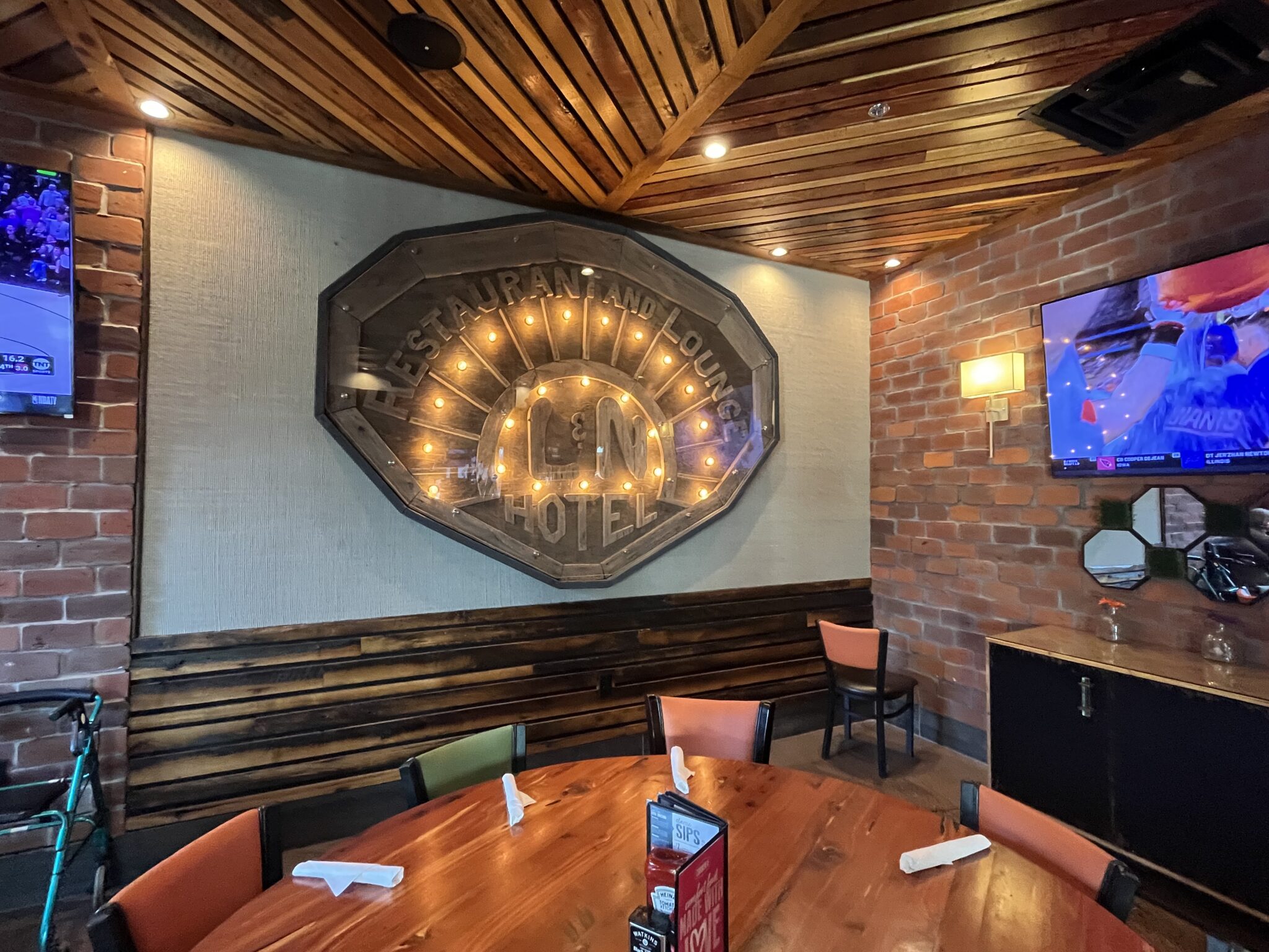 Corner 16 | Knoxville, TN - Tennessee Taster Restaurant & Food Reviews